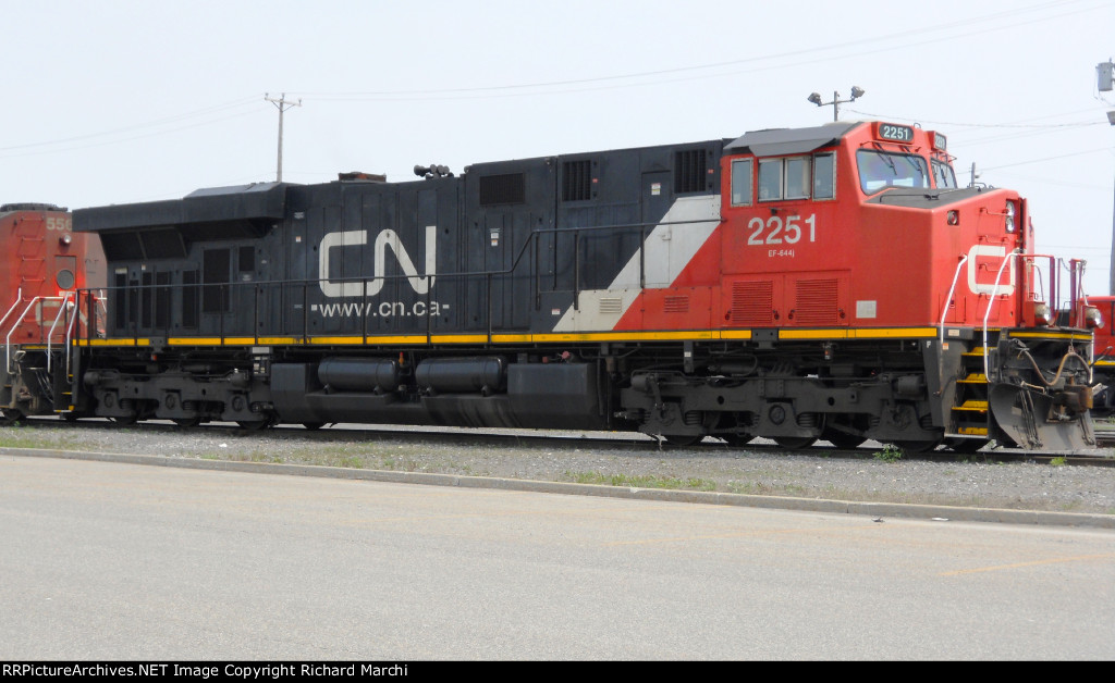CN 2251